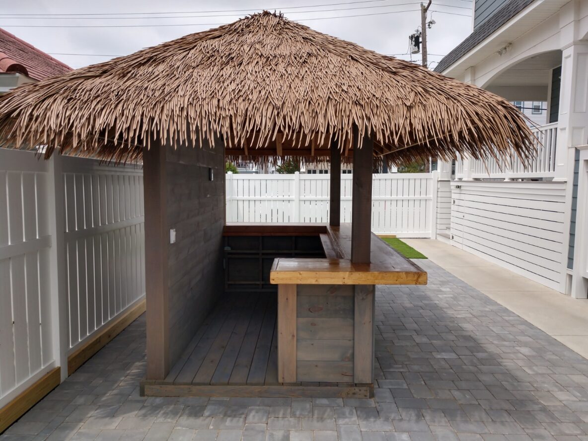 Tiki Bars in South Jersey - Paradise Tiki Bars, Shed Bars, and Palm Trees